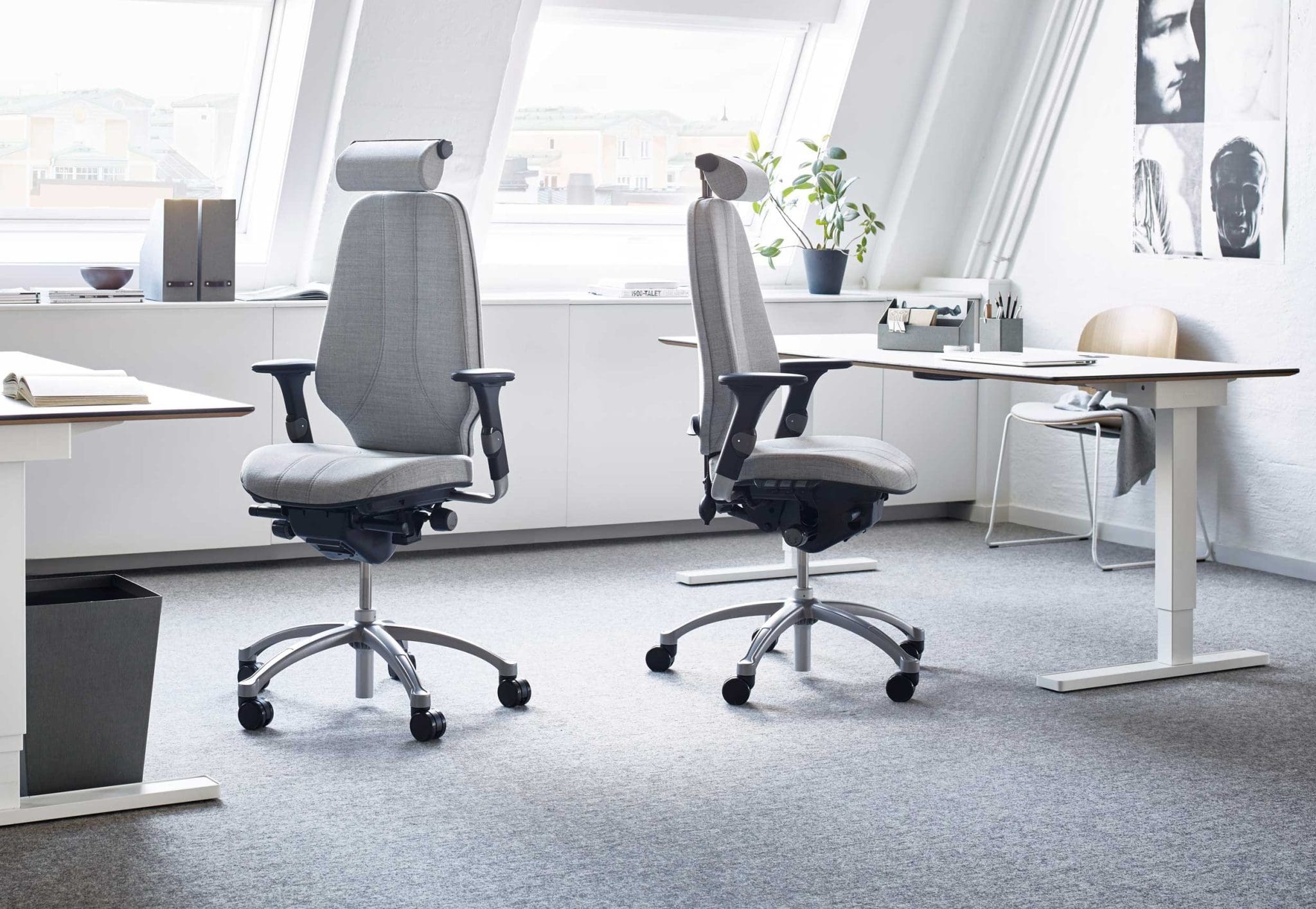 RH Logic 400: Ergonomic Task Chair | Silvermans